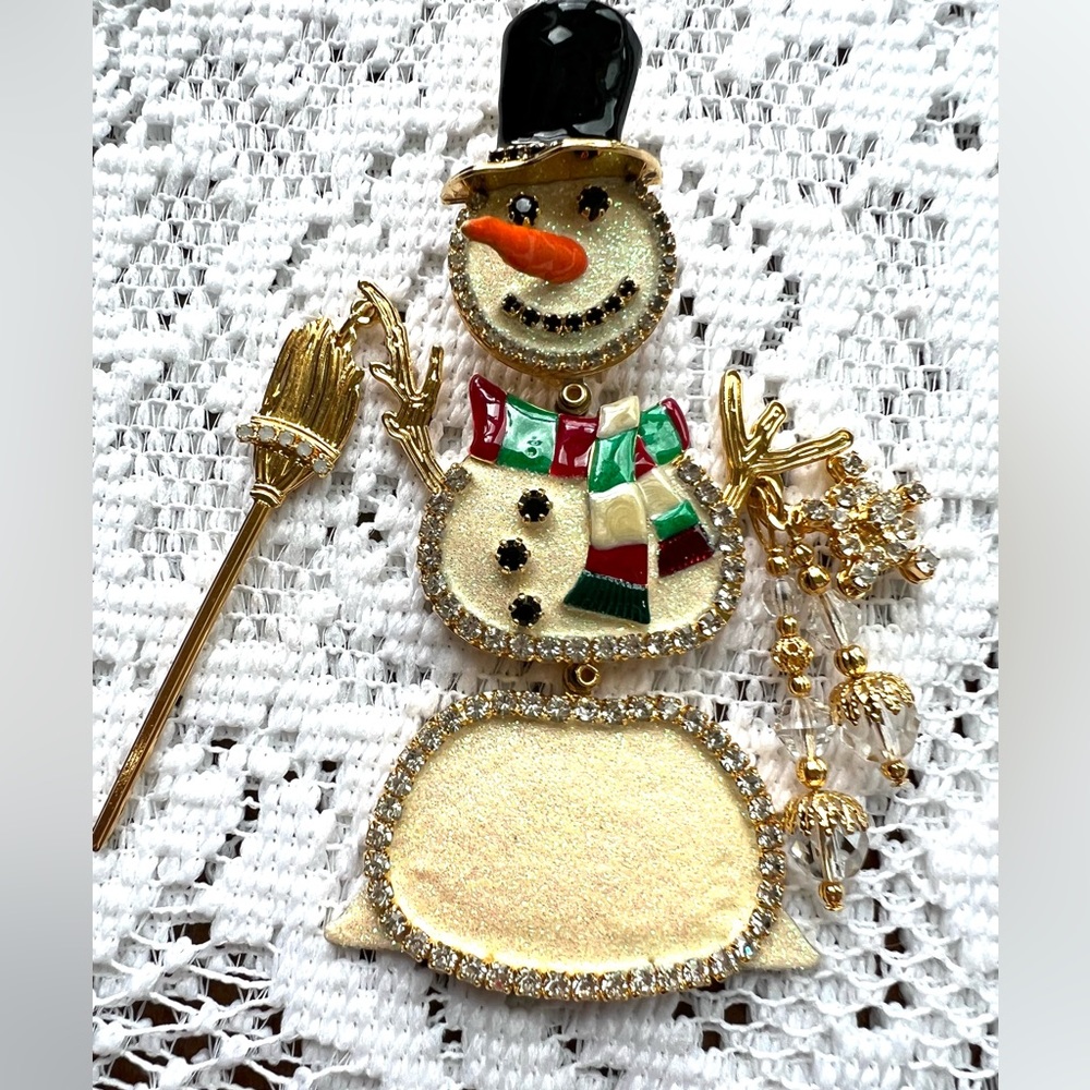 Lunch At The Ritz Snowballs Vintage Pendant/Pin - Gem